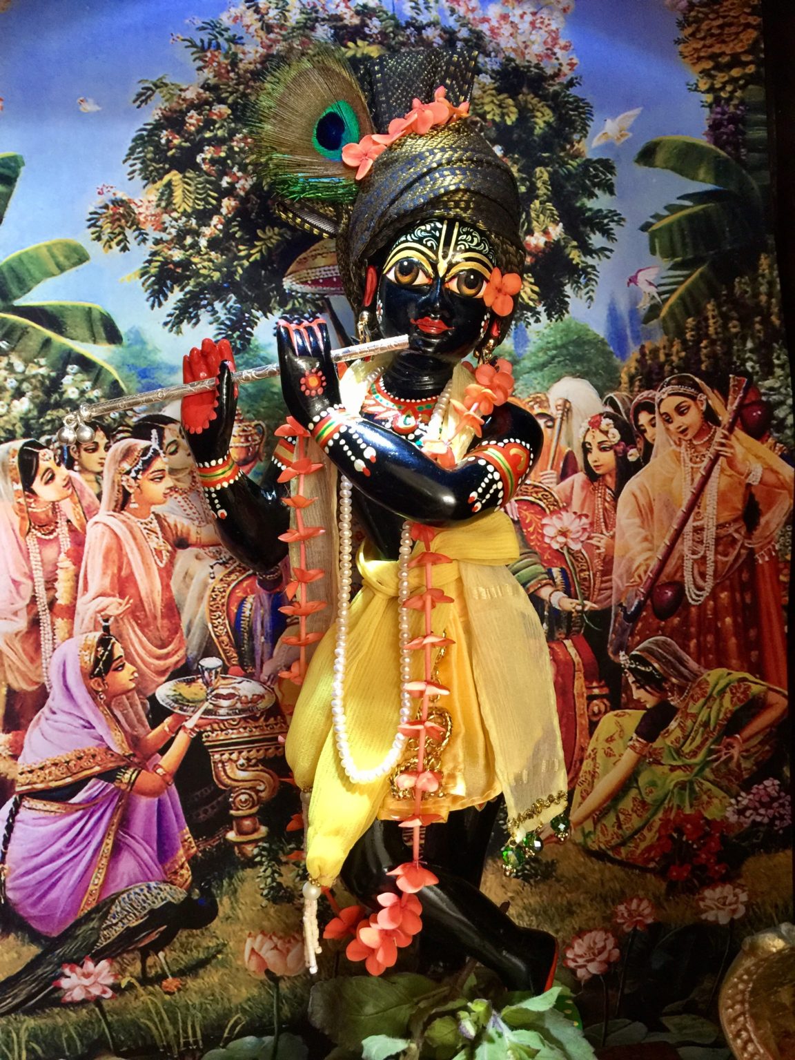 10 Amazing Flower Garlands You Never Thought of Making - Remember Krishna